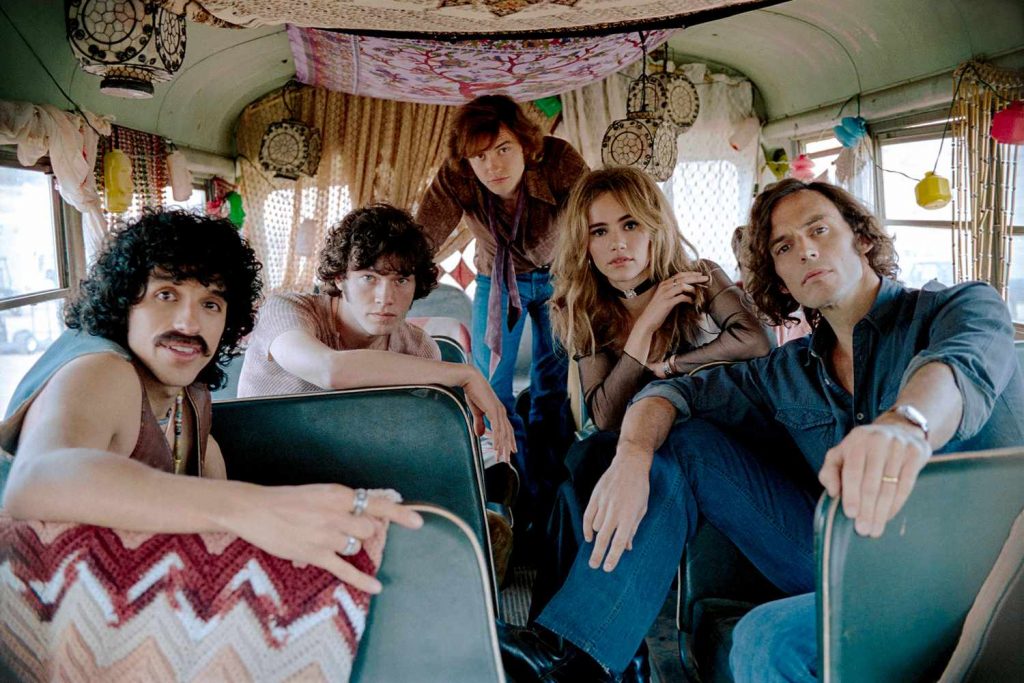 Todo sobre ‘Daisy Jones & The Six’, la nueva serie éxito de Prime Video - Revista Velvet