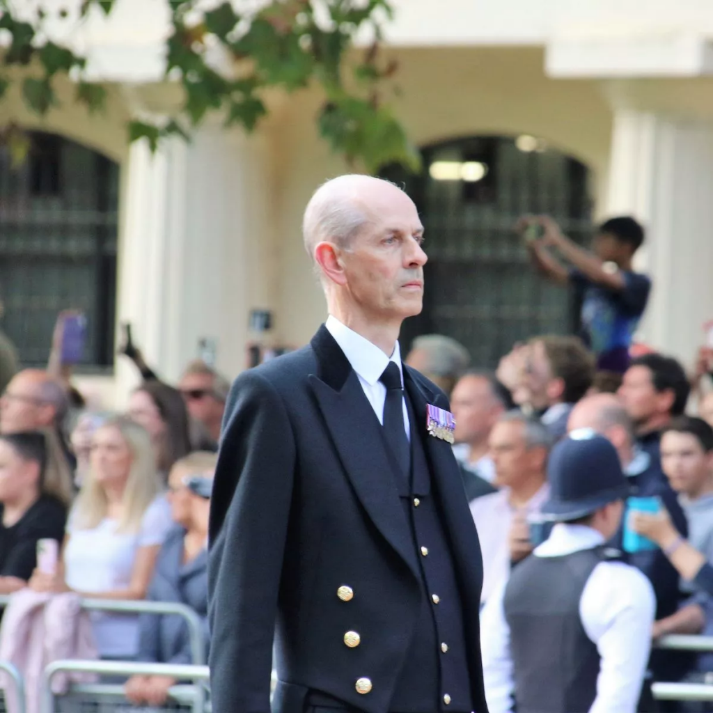 “Tall Paul”, el antiguo mayordomo de Isabel II decidirá qué partes de ...