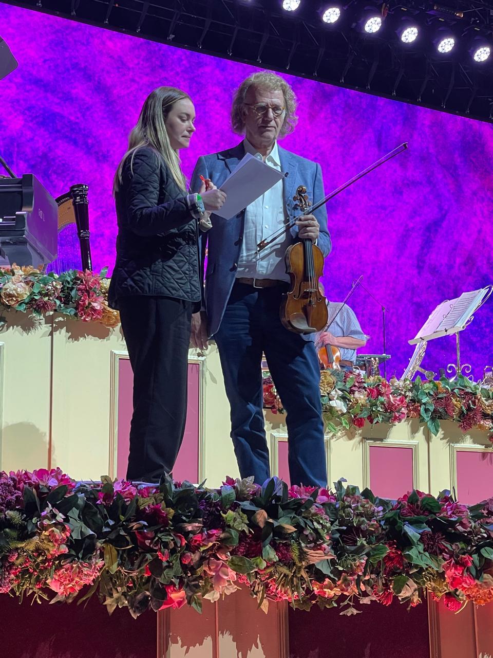 Daniela Nicolás traducirá los conciertos de André Rieu